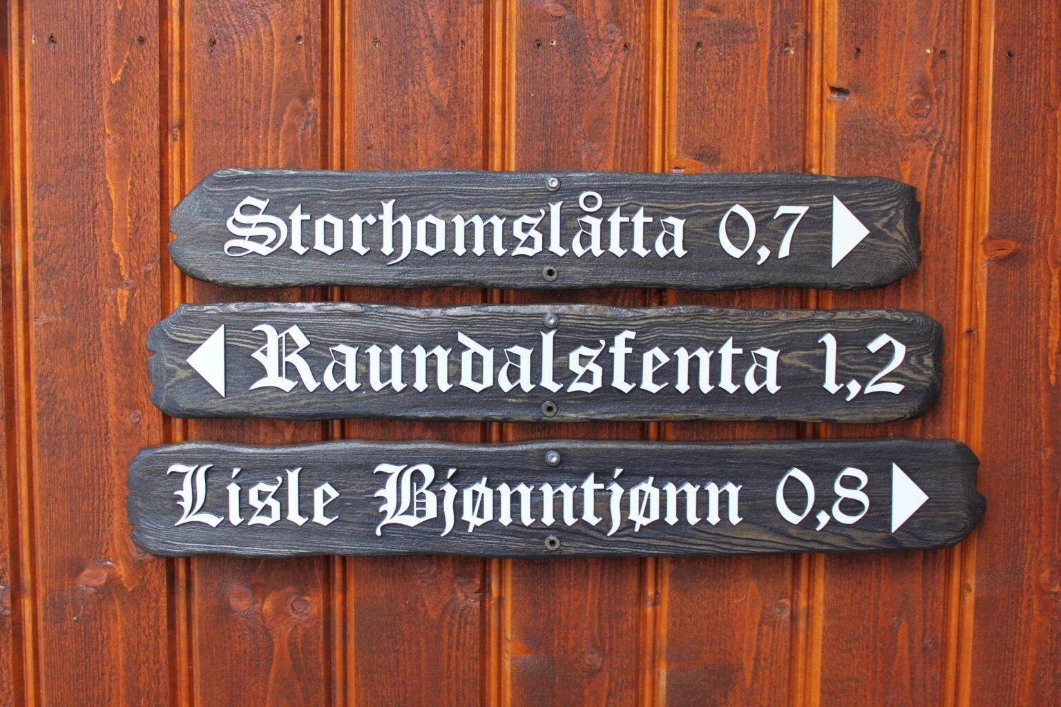 Treskilt – Vinstra Treskilt – Håndverkskilt frå Gudbrandsdalen